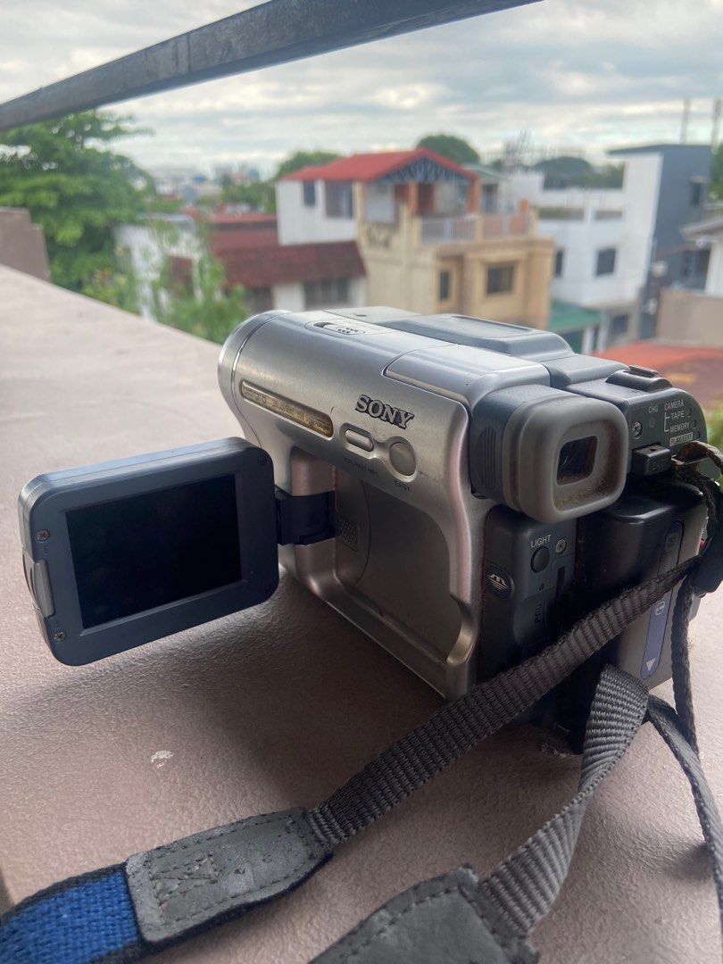 Sony Handycam (UNTESTED), Photography, Cameras on Carousell