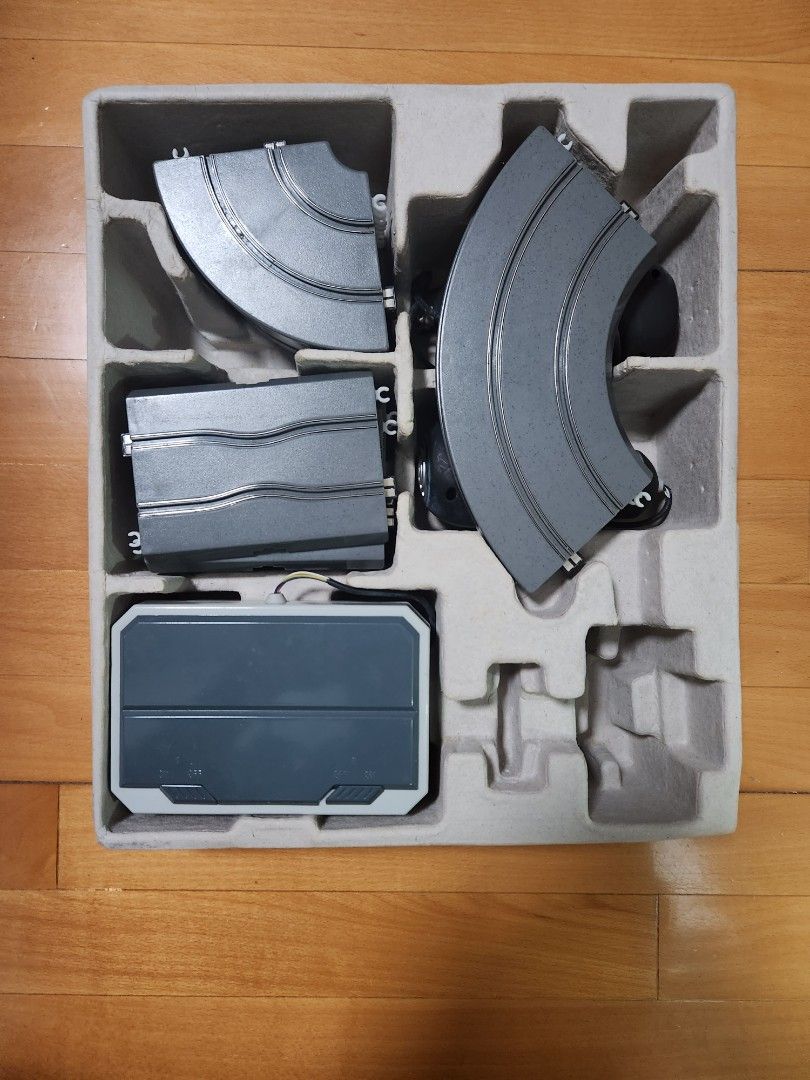 Takara Tomy Micro slot car owner's basic set, 興趣及遊戲, 玩具 & 遊戲類 - Carousell