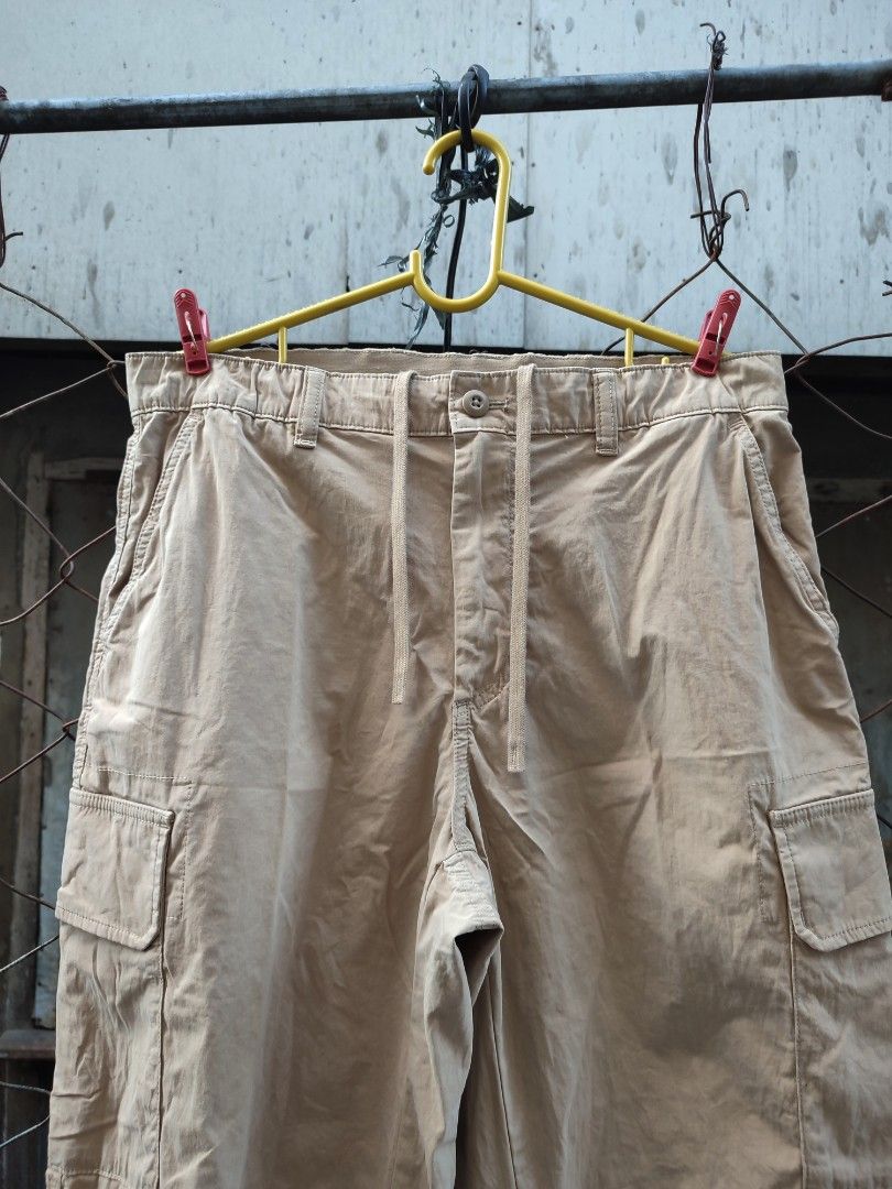 Uniqlo Cargo pants and Uniqlo Cap (Aspack), Men's Fashion, Bottoms, Trousers on Carousell