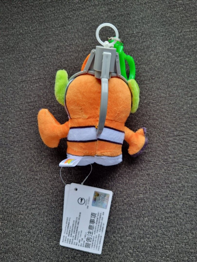 3 eye alien nemo claw keychain with winding, Hobbies & Toys, Toys ...