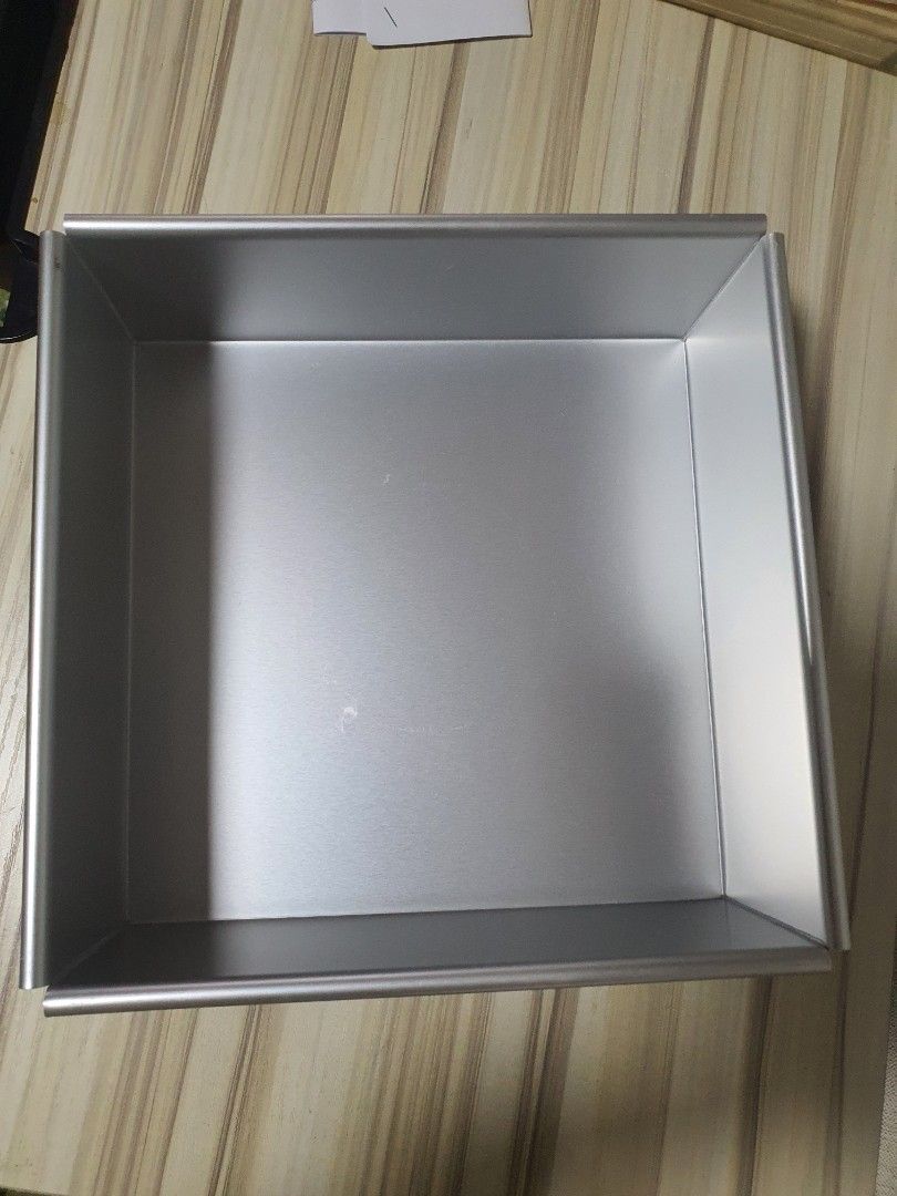 8x8 inch cake tin(thick n solid), Furniture & Home Living, Kitchenware ...