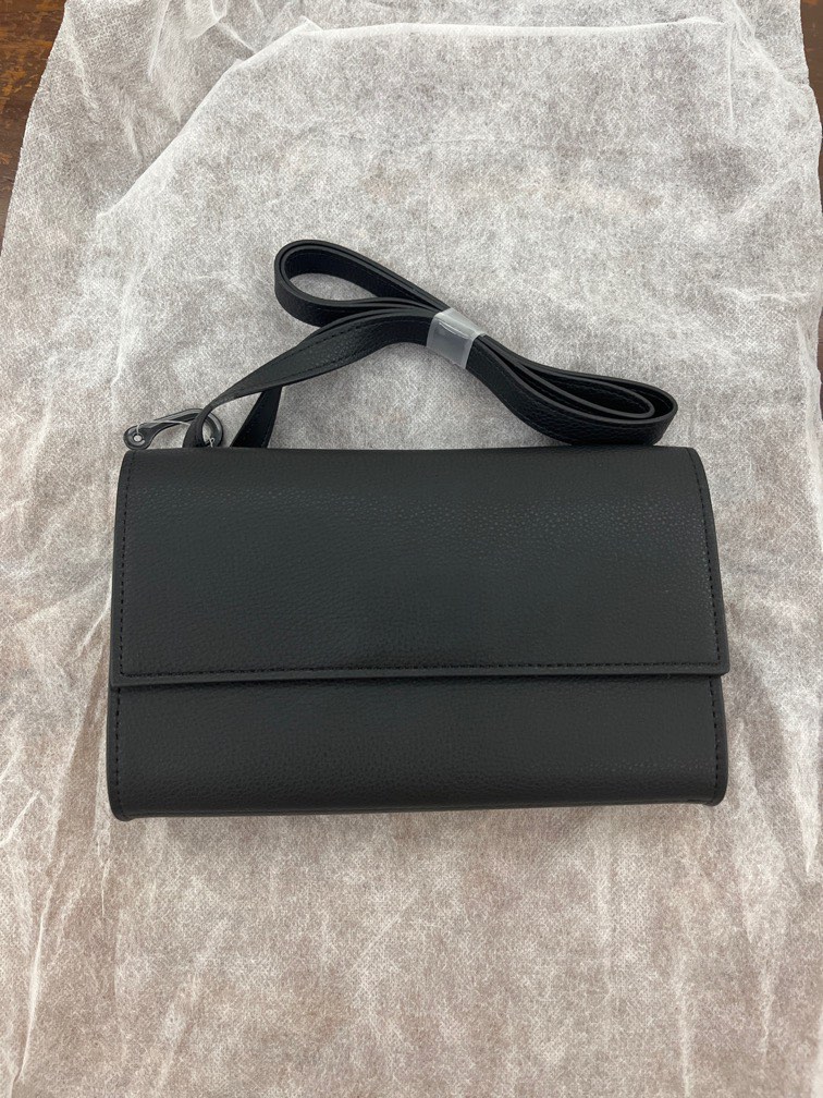 BNWT Uniqlo Cross Body Bag, Women's Fashion, Bags & Wallets, Cross-body ...