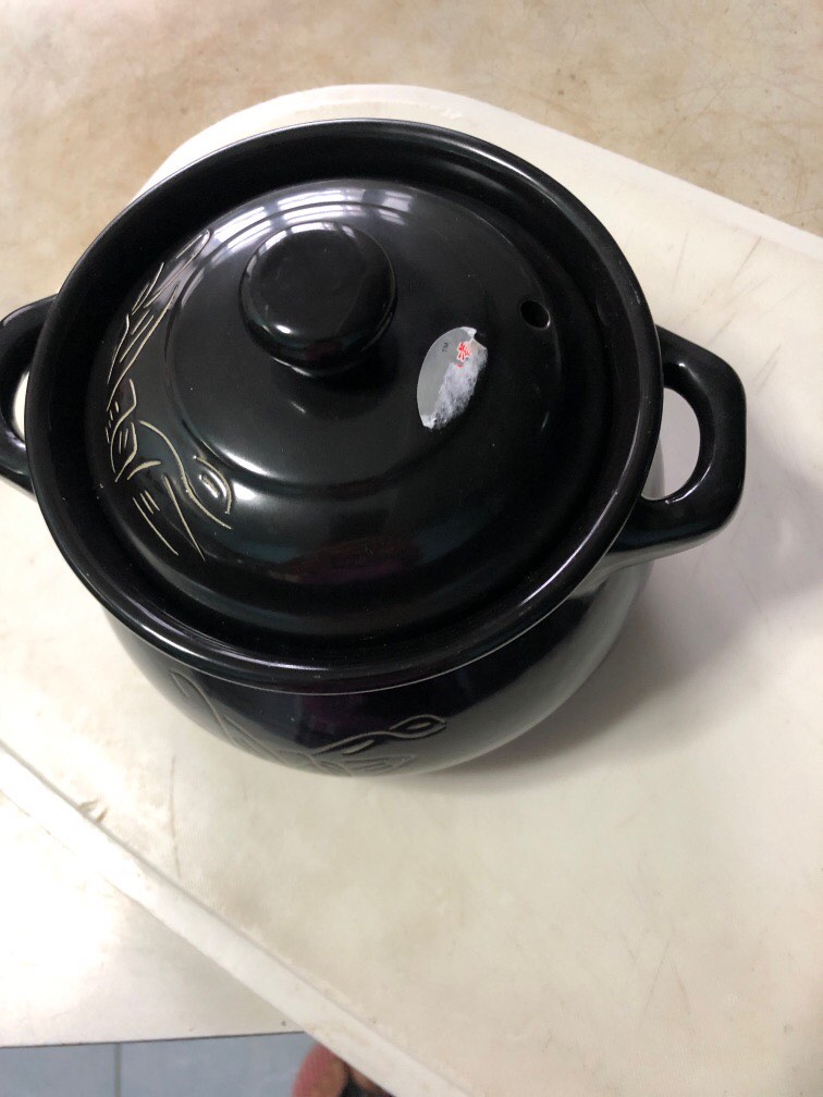 Claypot, Furniture & Home Living, Kitchenware & Tableware, Cookware & Accessories on Carousell