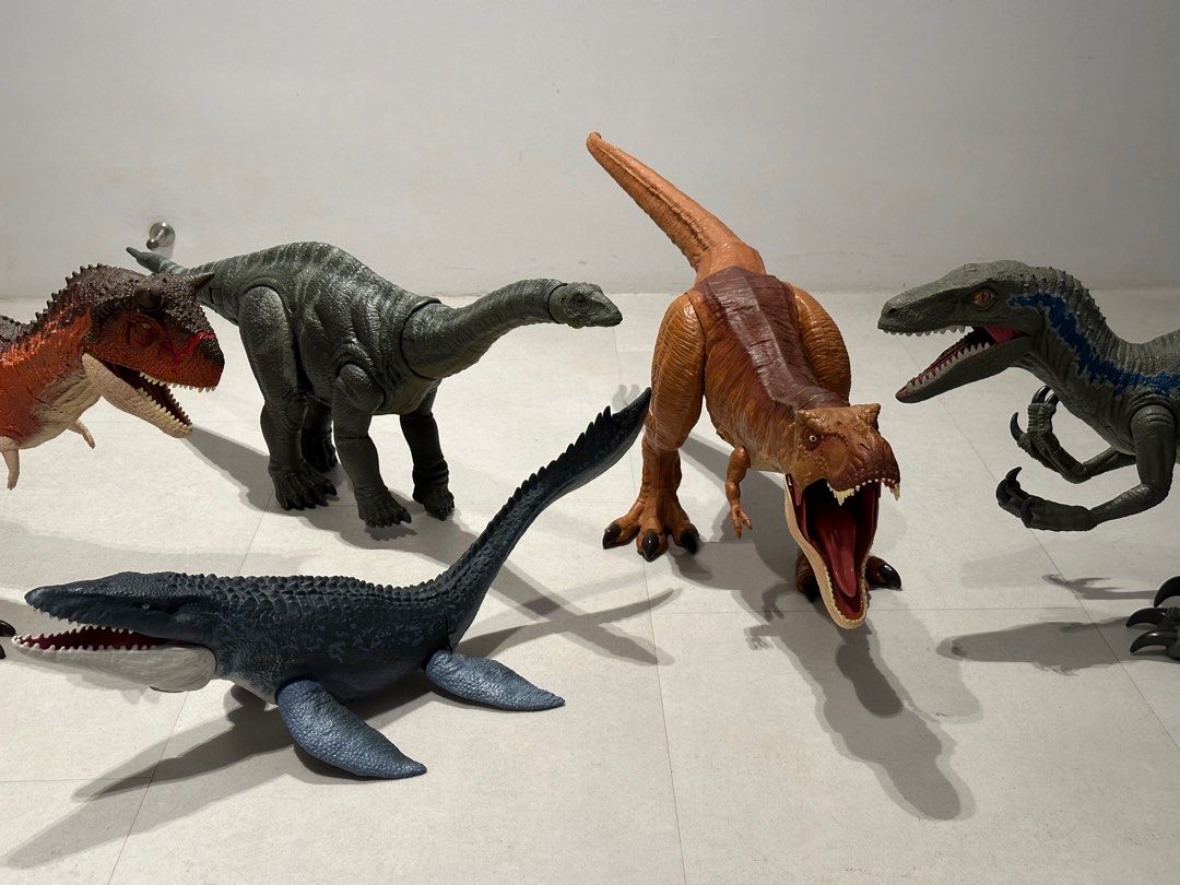 Colossal Jurassic Dinosaurs (sold as a set), Hobbies & Toys, Toys ...