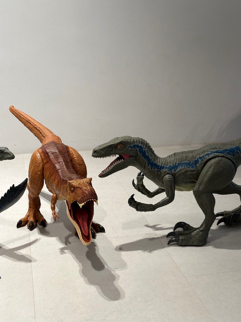 Colossal Jurassic Dinosaurs (sold as a set), Hobbies & Toys, Toys ...