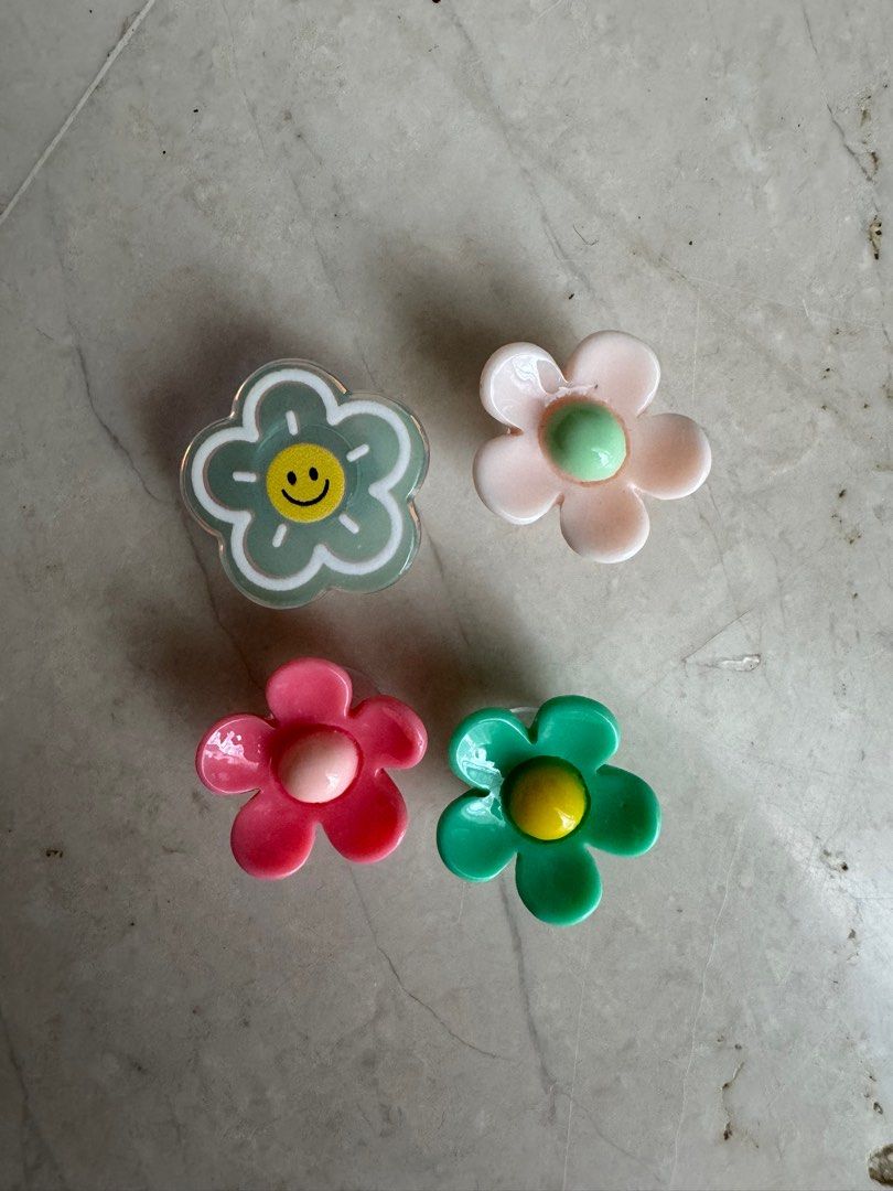 Crocs Jibbitz - Flowers Cutesy Pastel, Women's Fashion, Watches ...