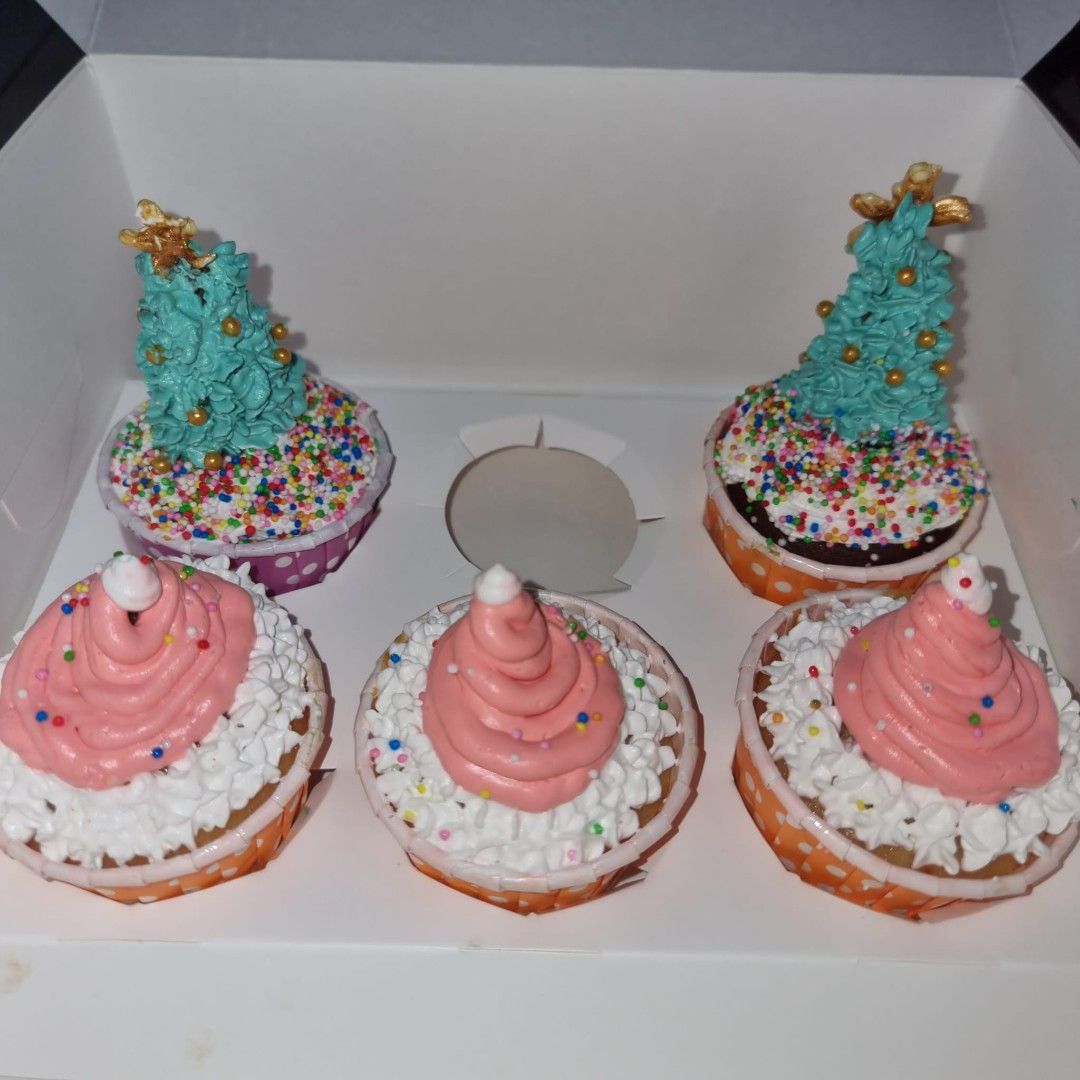 Eggless Customised cupcakes, Food & Drinks, Homemade Bakes on Carousell