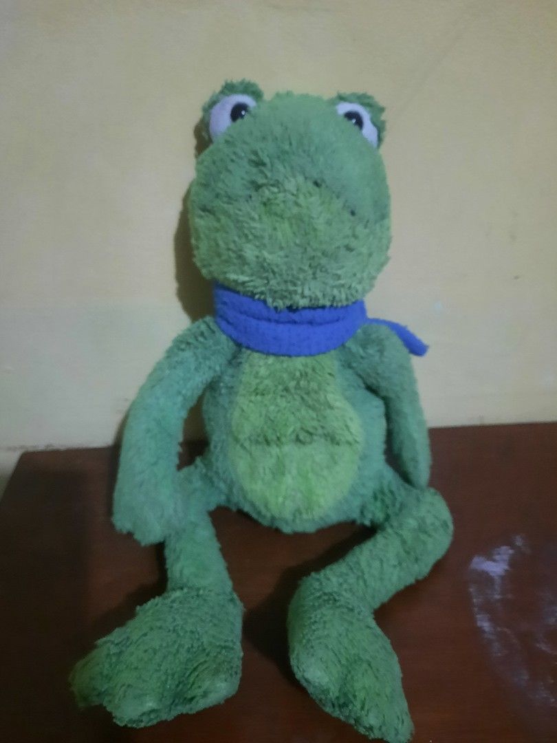 Froggie plushie, Hobbies & Toys, Toys & Games on Carousell