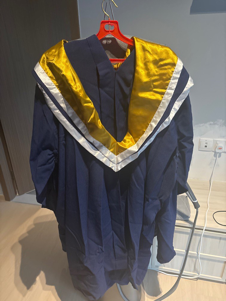 Graduation Gown (Engineering), Everything Else on Carousell