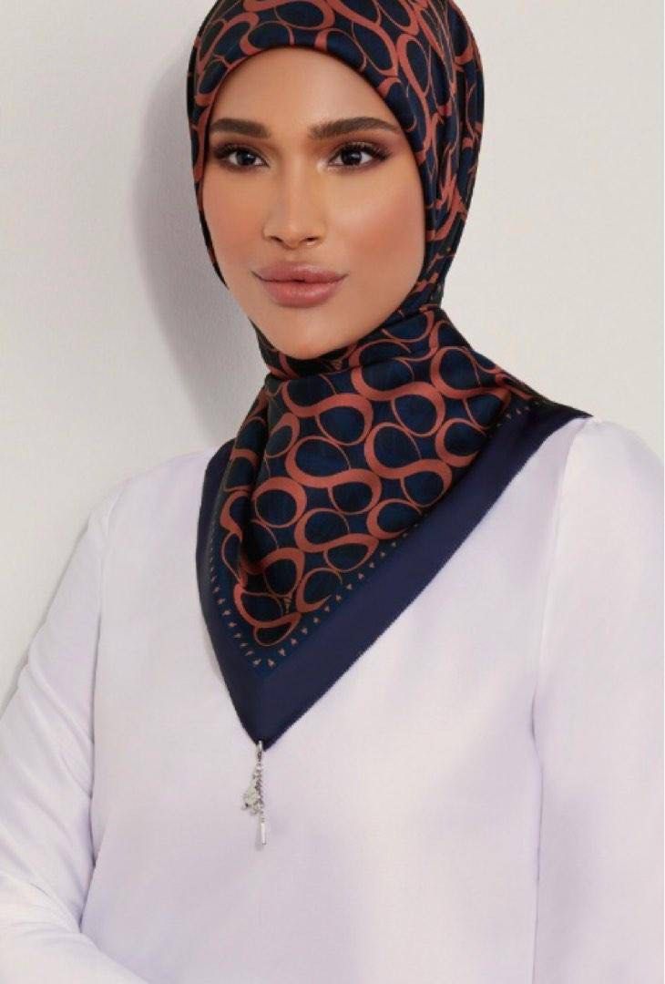 INFINITY SQUARE, Women's Fashion, Muslimah Fashion, Hijabs on Carousell