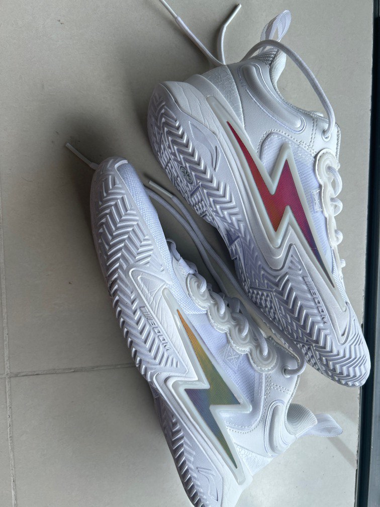 Li ning WOW Son of Flash, Men's Fashion, Footwear, Sneakers on Carousell