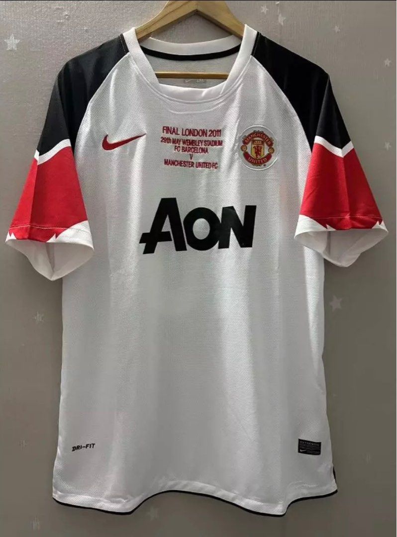 Manchester United 10/11 away jersey, Men's Fashion, Activewear on Carousell