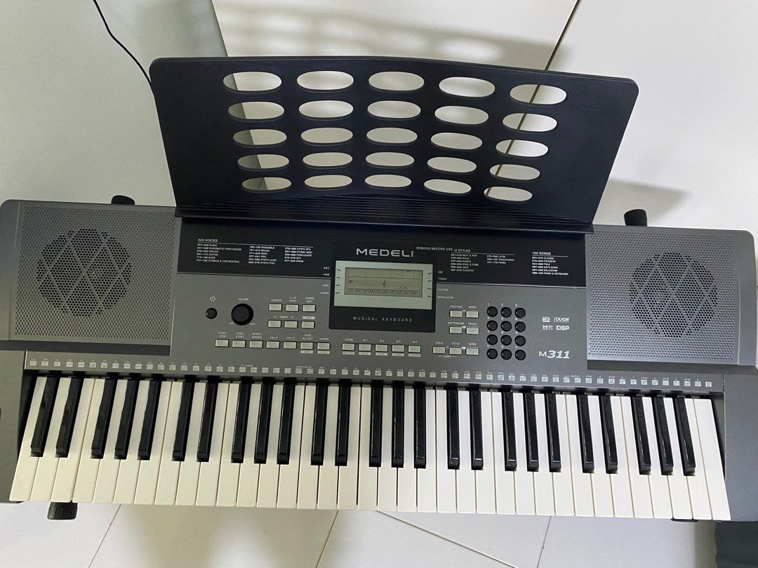 Medeli keyboard with stand, Hobbies & Toys, Music & Media, Musical ...