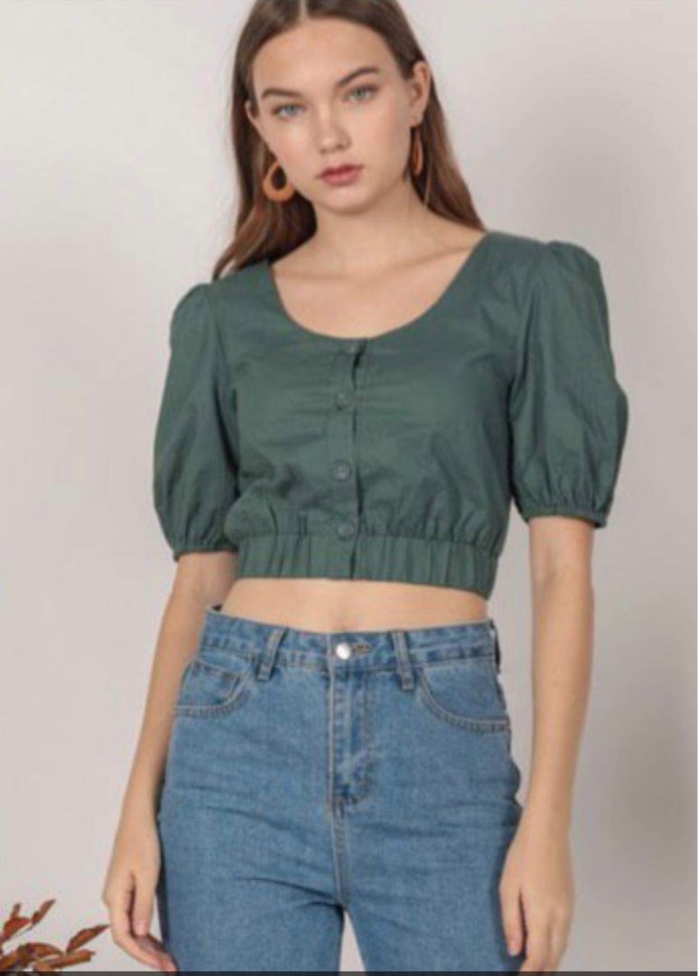 Puffy top, Women's Fashion, Tops, Blouses on Carousell
