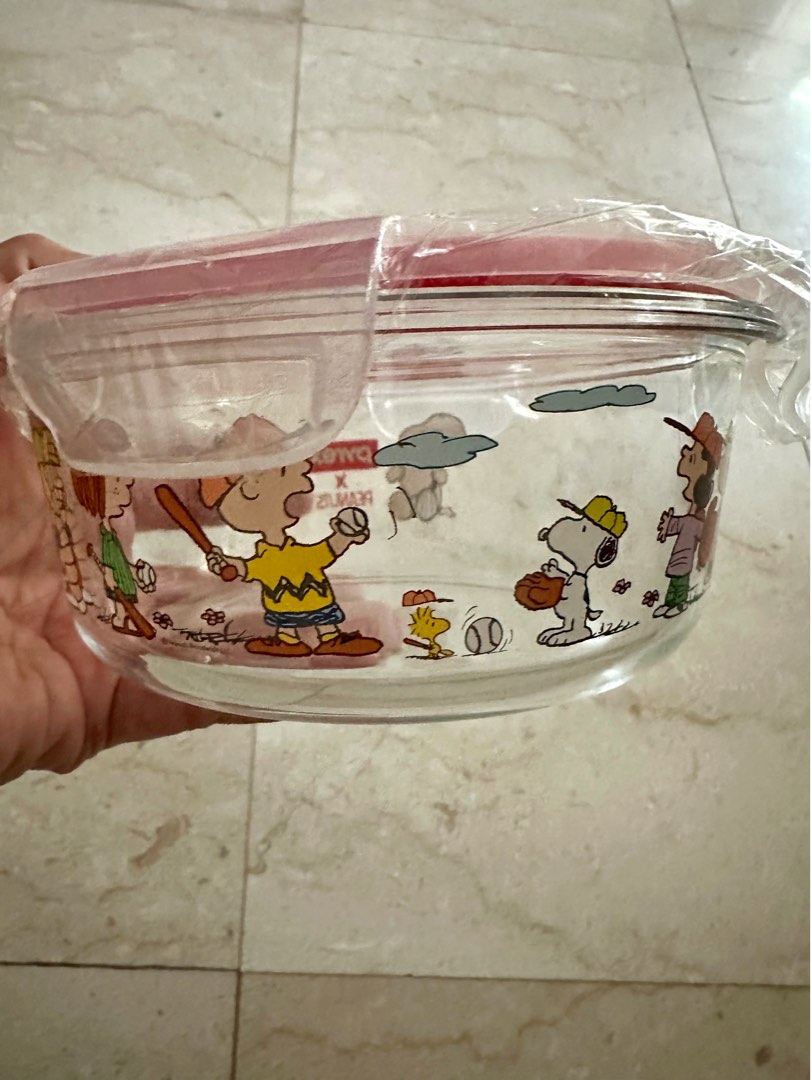 Set of 4 - Pyrex x Peanuts Snoopy Glass Storage containers, Furniture ...