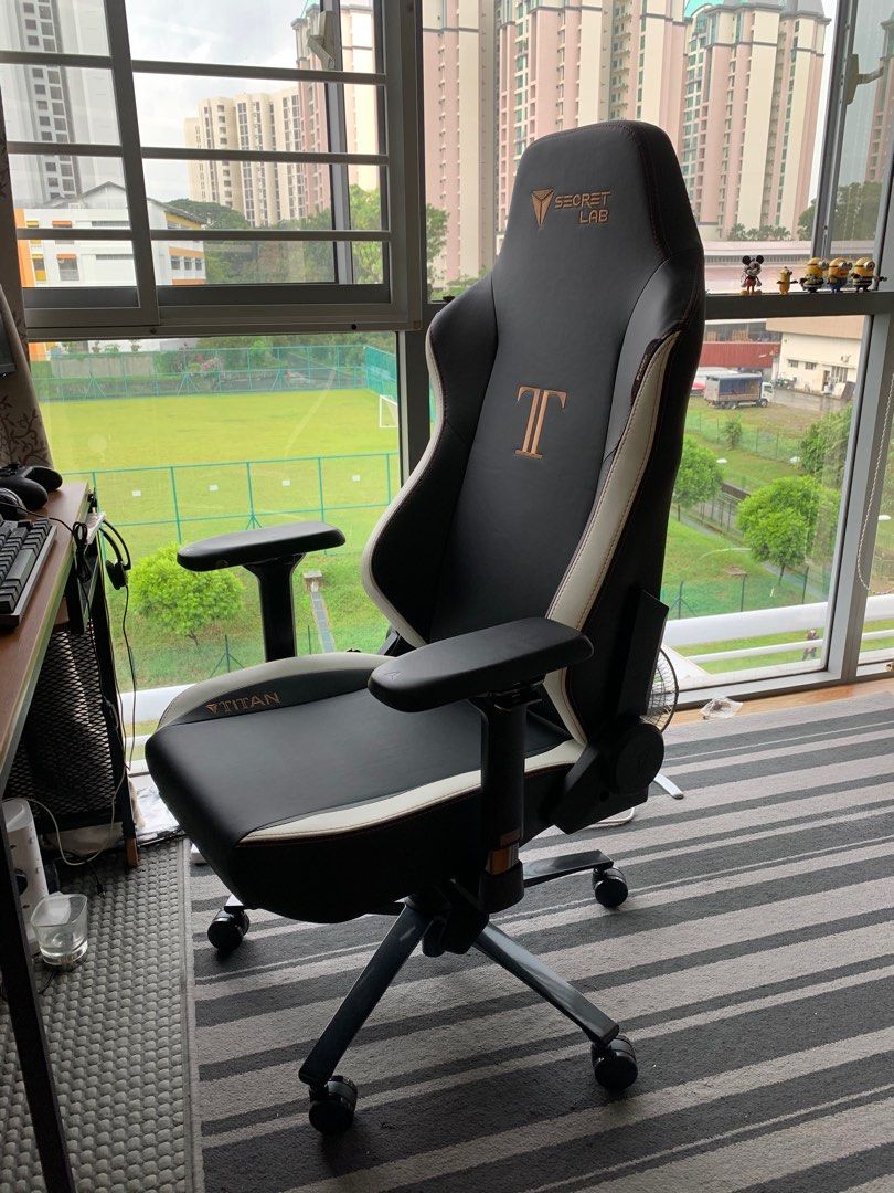 Secretlab Titan 2020 XL Classic, Furniture & Home Living, Furniture ...