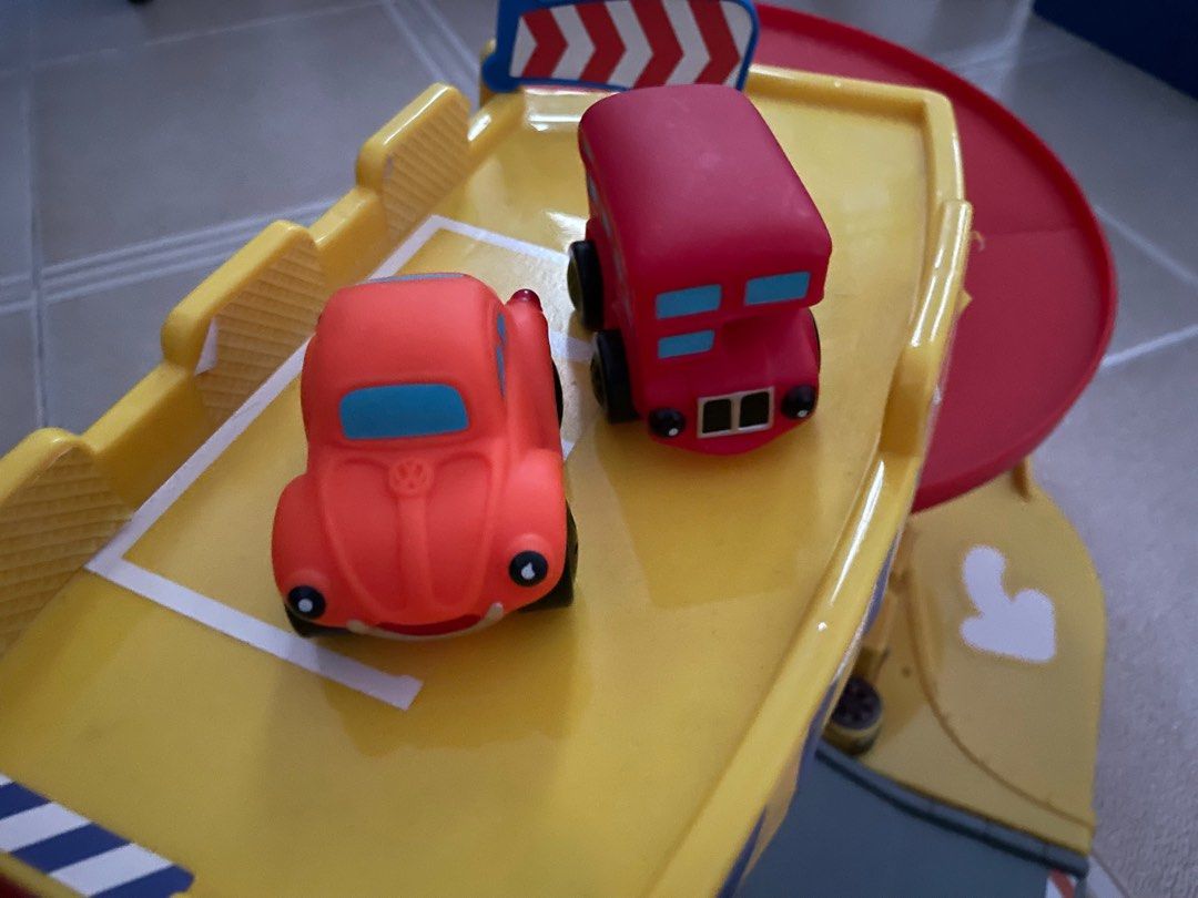 Simple race track, Hobbies & Toys, Toys & Games on Carousell