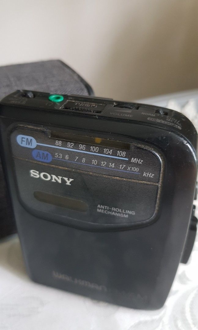 Sony Walkman WM-FX111 FM AM Radio Cassette Tape Player Rare Retro ...