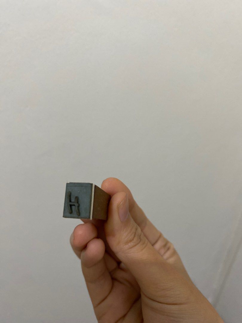 Stamps / Cap Alphabet Huruf, Antik, Filateli di Carousell