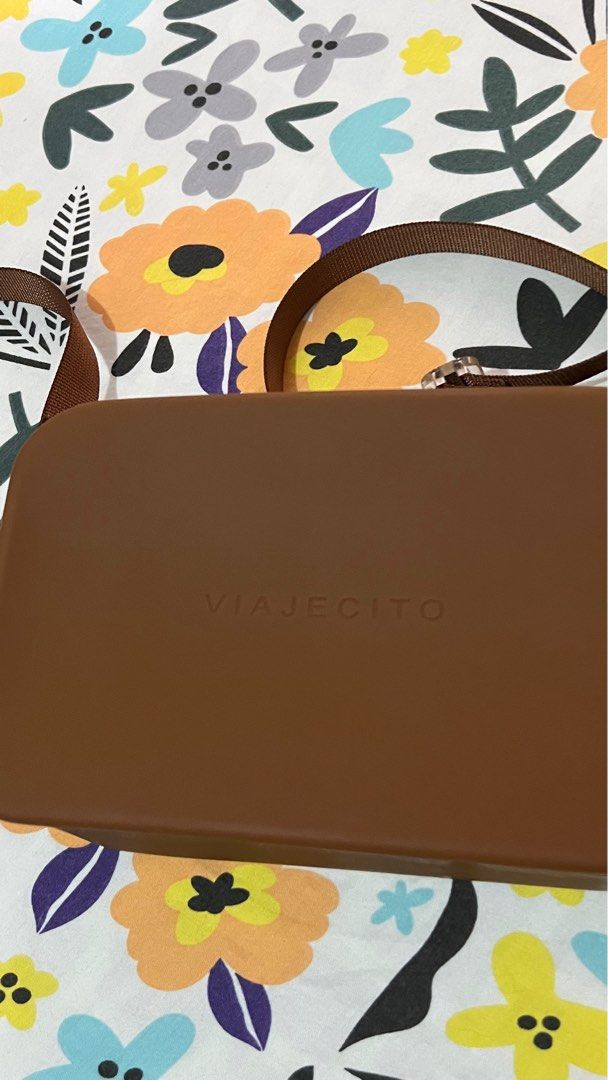 Viajecito Splashkit Classic - Chocolate Brown, Women's Fashion, Bags ...