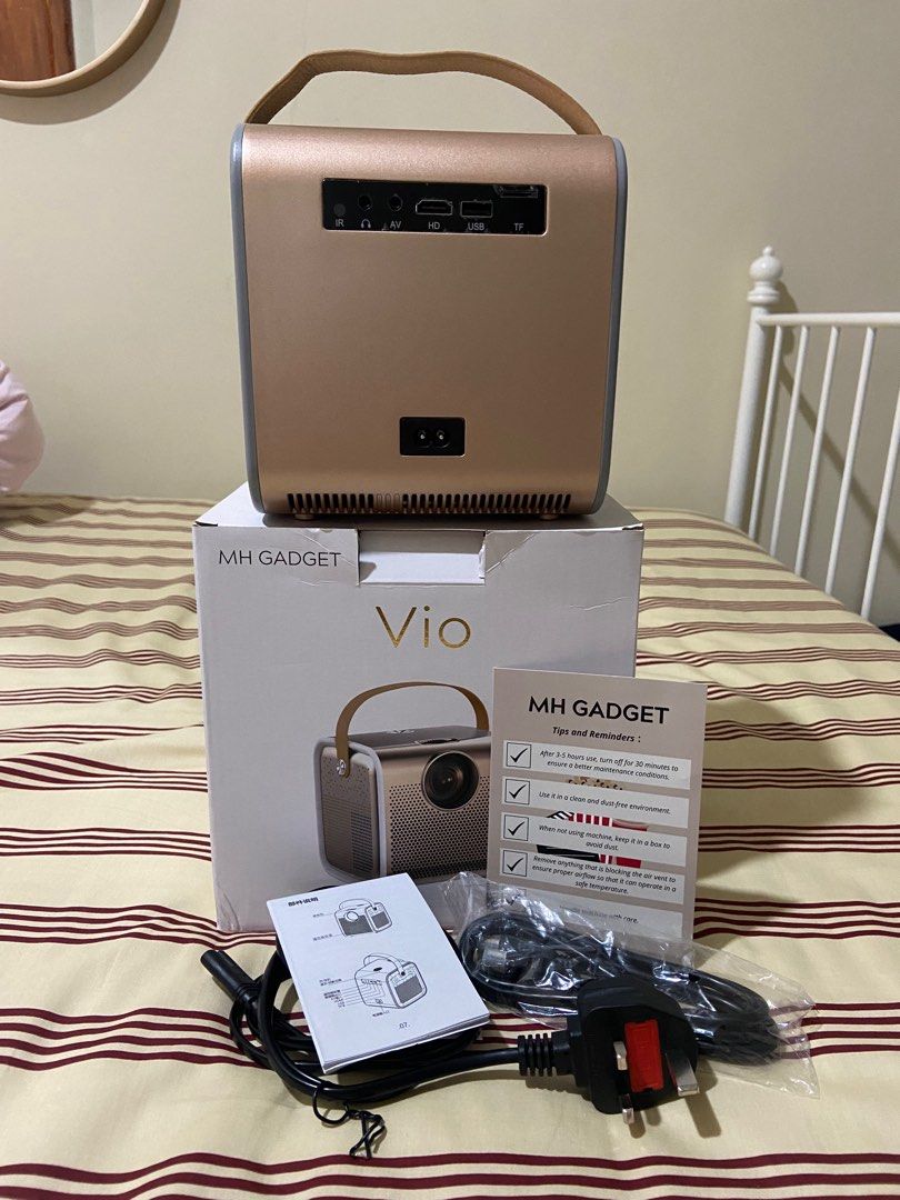 Vio smart projector, TV & Home Appliances, TV & Entertainment, Projectors on Carousell