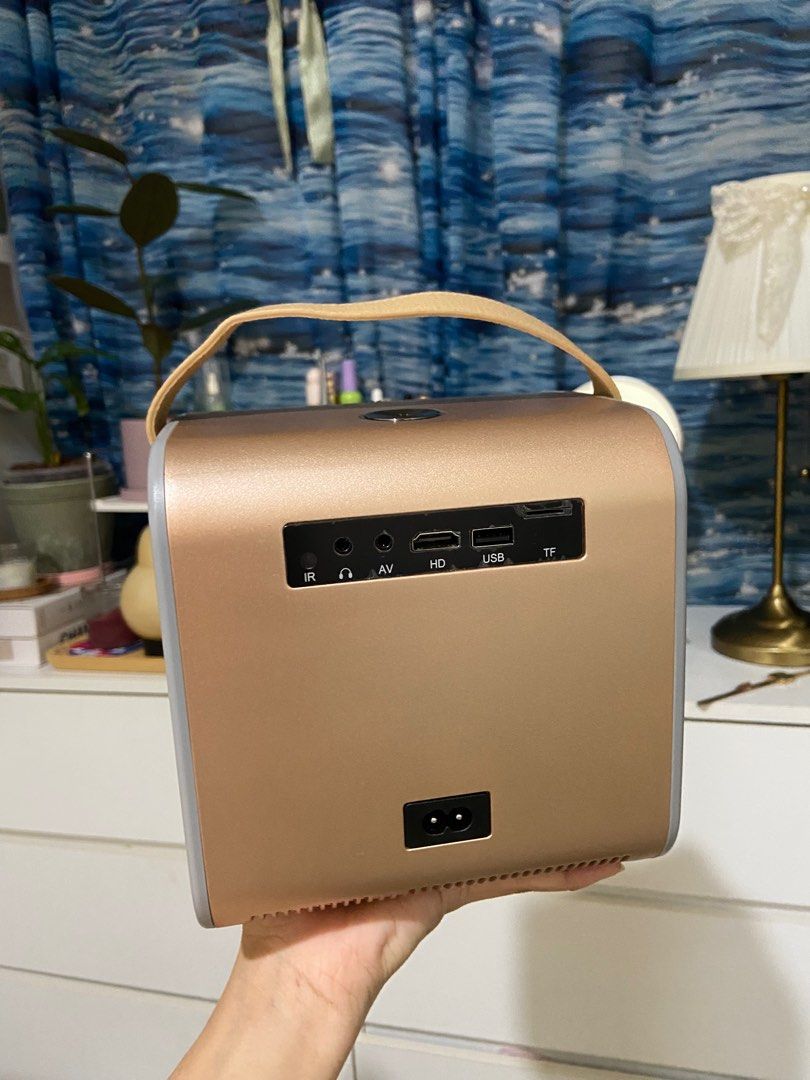 Vio smart projector, TV & Home Appliances, TV & Entertainment, Projectors on Carousell