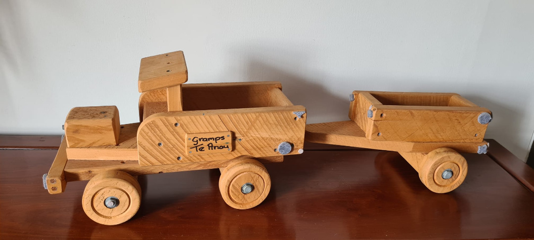 Wooden Truck with Wagon (Gramps Te Anau), Hobbies & Toys, Toys & Games ...