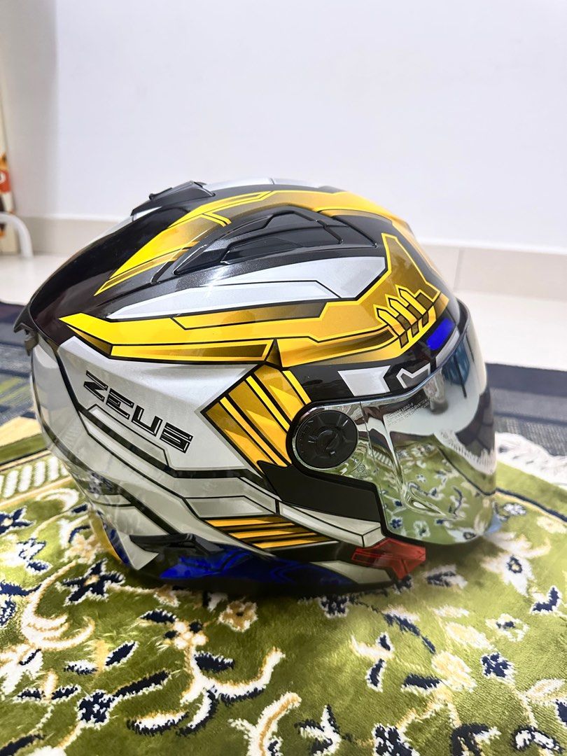 ZEUS HELMET ZS-613 GUNDAM EDITION Helmet for sale, Auto Accessories on ...