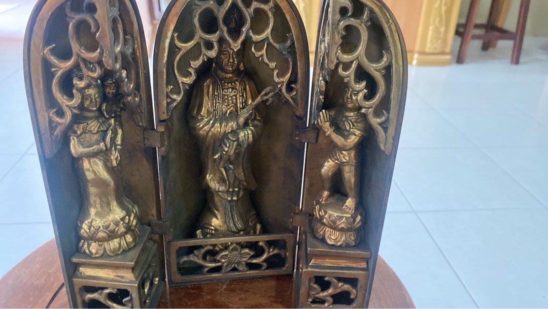 zuo yu shou guan yin( can be closed as shown in pics), Luxury ...