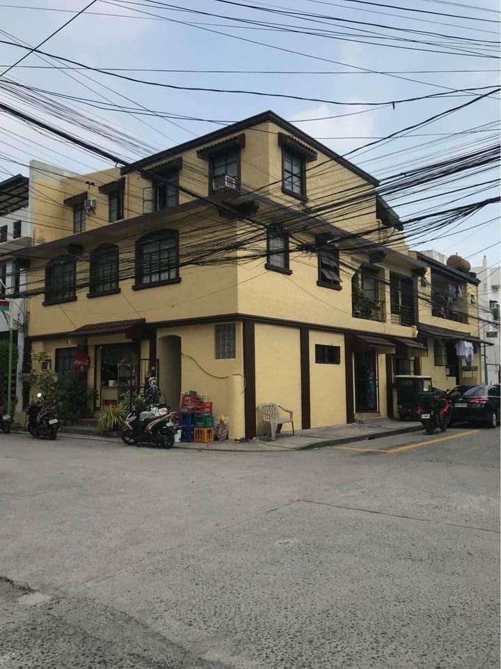 12 Door Apartment located at Villarica Subdivision, Ortigas Extension ...