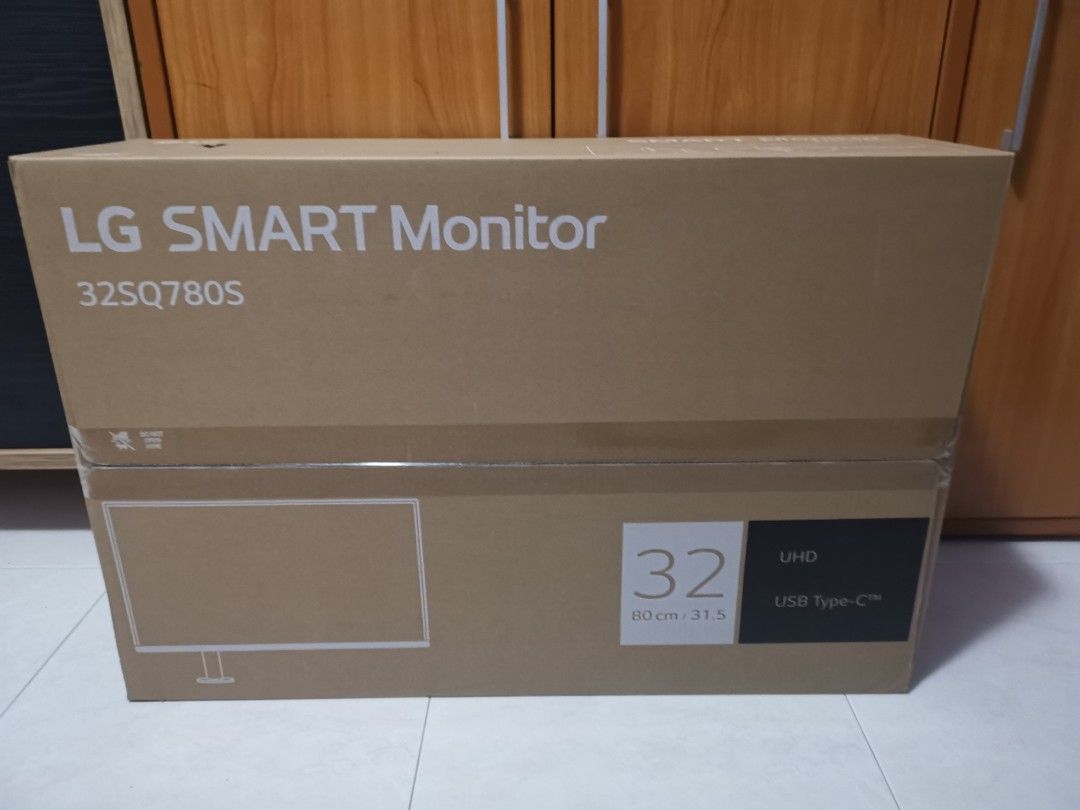 32 inches monitor carton box, Computers & Tech, Office & Business ...