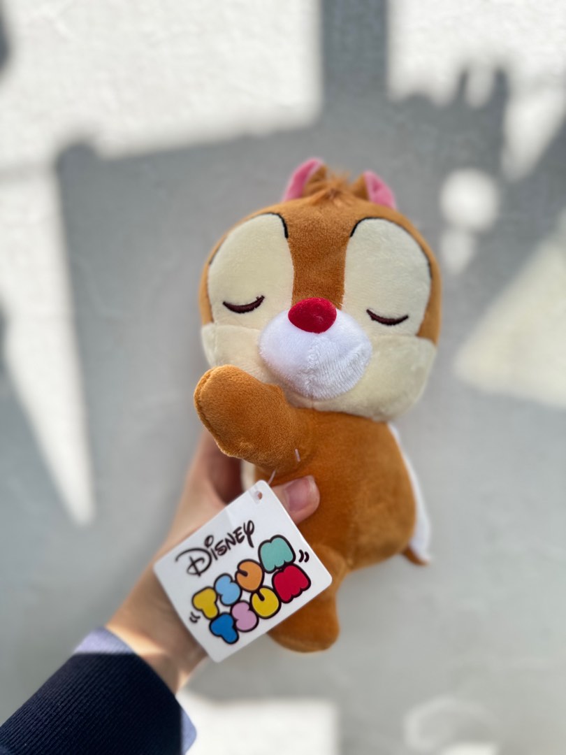 東京迪士尼正版 Tsum Tsum Chip ‘n’ Dale, 興趣及遊戲, 玩具 & 遊戲類 - Carousell