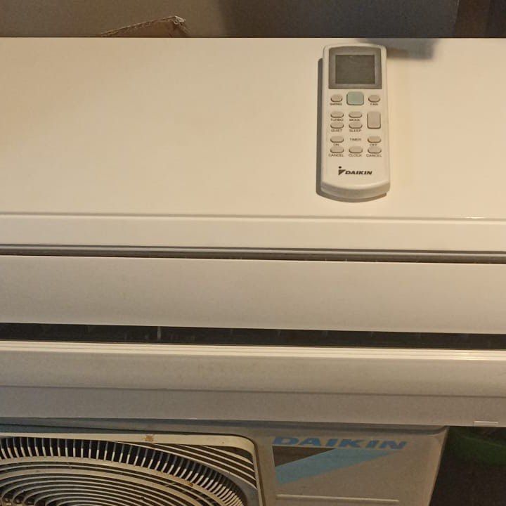 Air Conditioner AC Daikin Inverter R32, Elektronik, Lainnya di Carousell