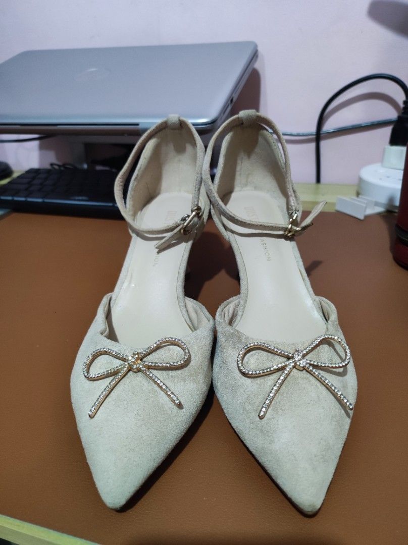Authentic Dusto Heels, Women's Fashion, Footwear, Heels on Carousell