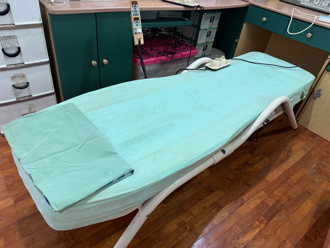 Ceragem Master M3500, Health & Nutrition, Massage Devices on Carousell