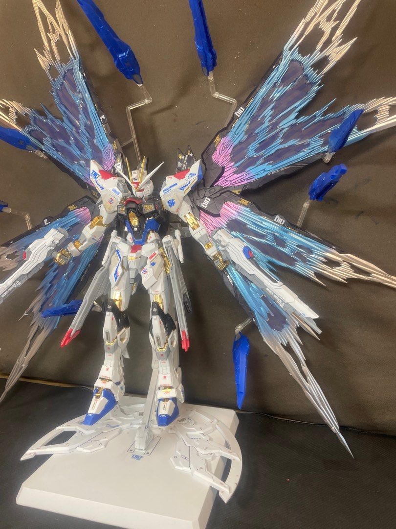 Commissioned build - Daban MG gundam strike freedom with wing of light ...