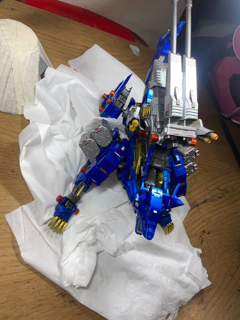 Commissioned build - HMM ZoIDS Koniq Wolf heavy arms custom painted ...