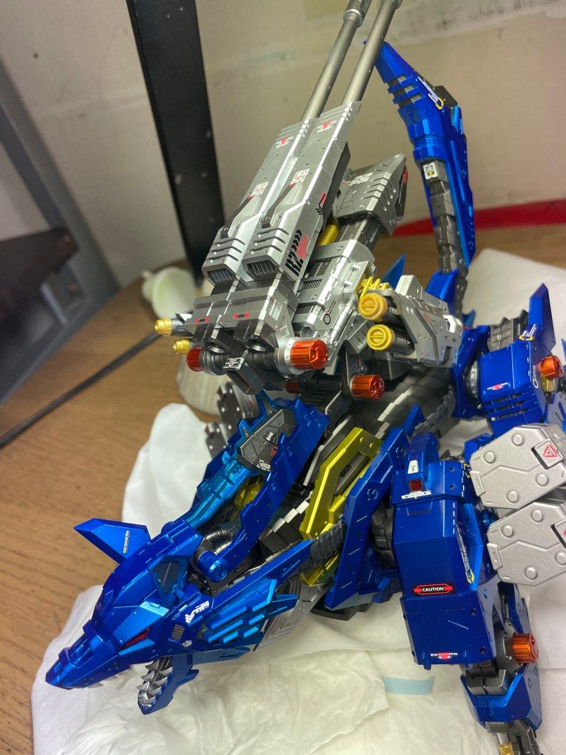 Commissioned build - HMM ZoIDS Koniq Wolf heavy arms custom painted ...