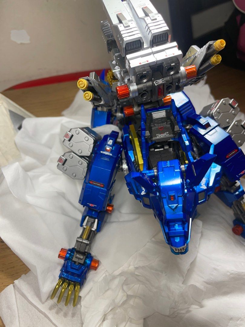 Commissioned build - HMM ZoIDS Koniq Wolf heavy arms custom painted ...