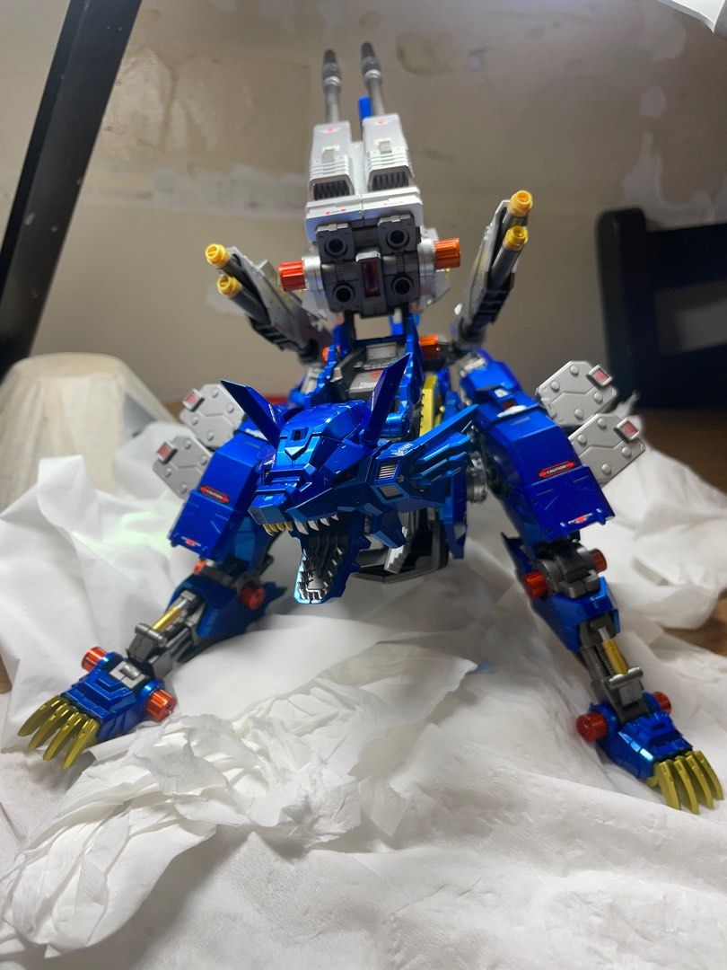 Commissioned build - HMM ZoIDS Koniq Wolf heavy arms custom painted ...