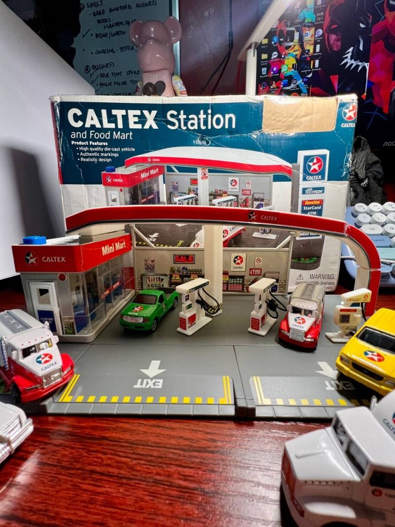 Daron Caltex Gas Station Toy Car Playset, Hobbies & Toys, Toys & Games ...