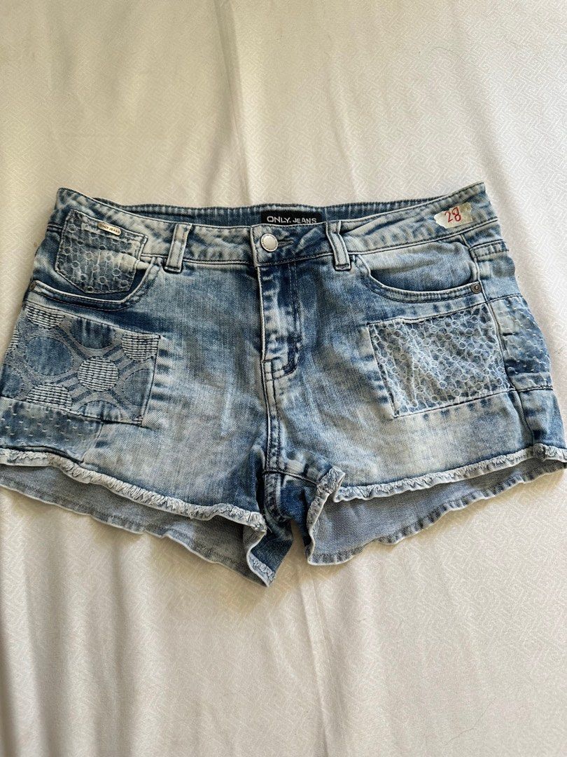 Debim shorts, Women's Fashion, Bottoms, Shorts on Carousell