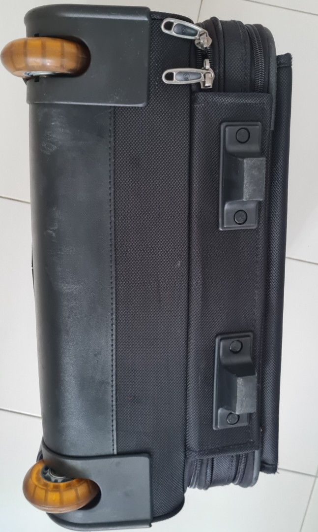 Pilot Trolley Bag (Eminent), Hobbies & Toys, Travel, Luggage on Carousell