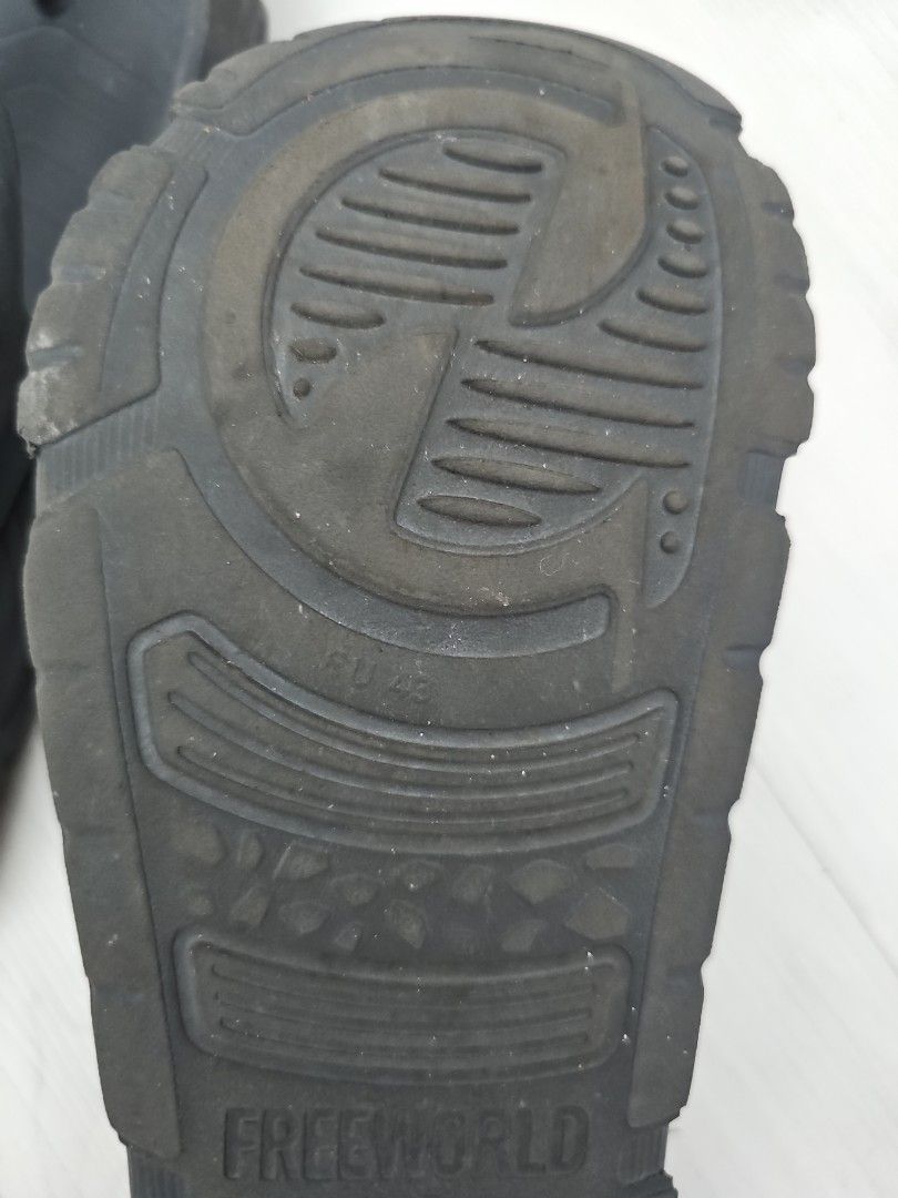 Freeworld Slippers, Women's Fashion, Footwear, Flipflops and Slides on ...