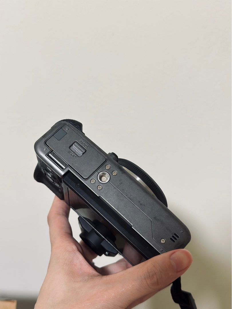 Fujifilm xt100, Photography, Cameras on Carousell