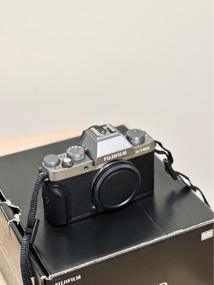 Fujifilm xt100, Photography, Cameras on Carousell
