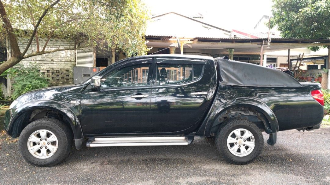 Fully Service by Mitsubishi Centre Triton L200 2.5 Auto 4WD Double Cab ...