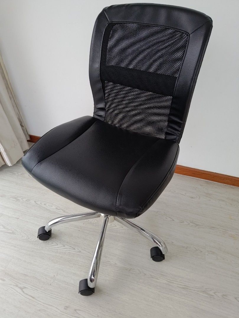 Home office chair, Furniture & Home Living, Furniture, Chairs on Carousell
