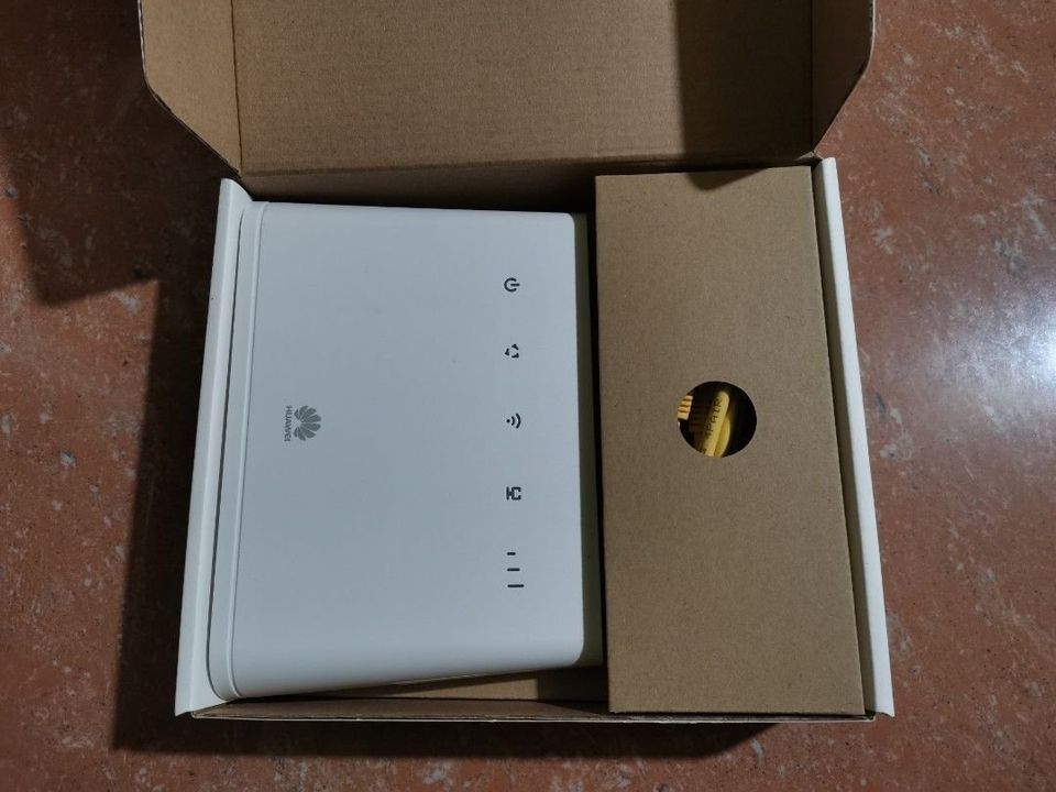 Huawei 4G Router Lite, Computers & Tech, Parts & Accessories, Other Accessories on Carousell