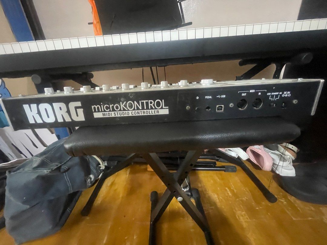 KORG X5DR & SAMSON CARBON 61 Packaged, Hobbies & Toys, Music & Media ...
